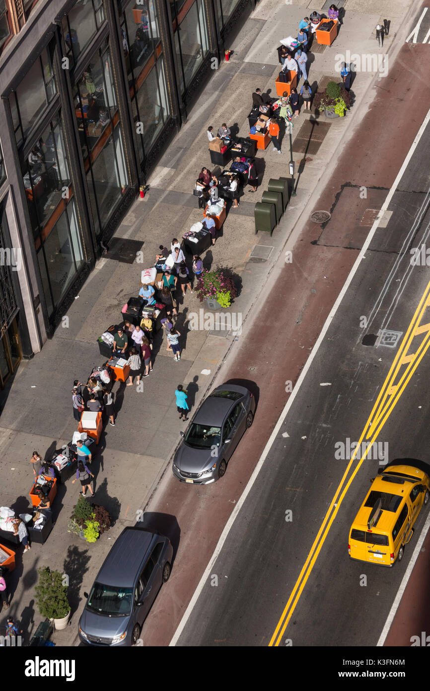 Dormitory exterior hi-res stock photography and images - Alamy