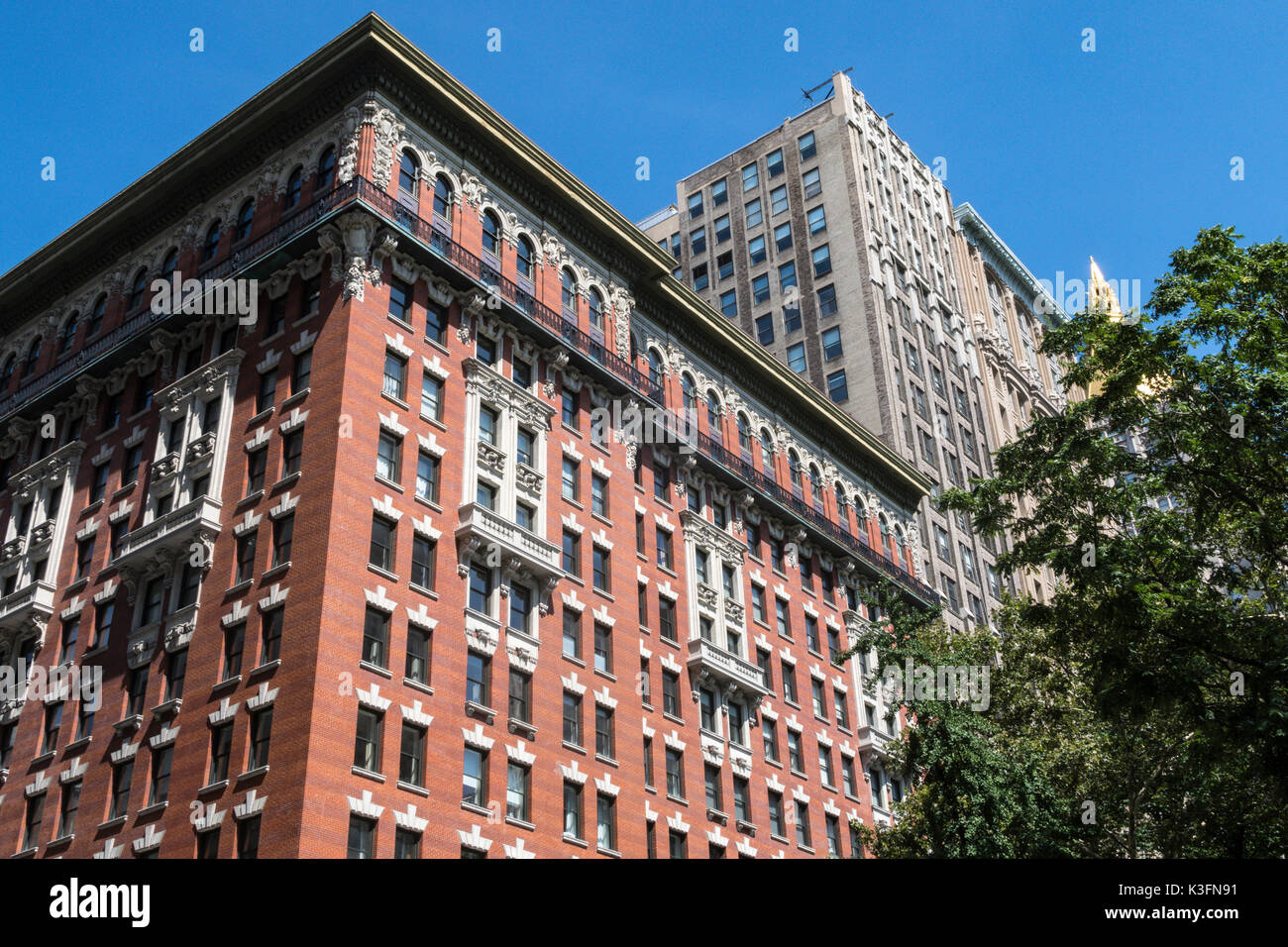Madison apartments hi-res stock photography and images - Alamy