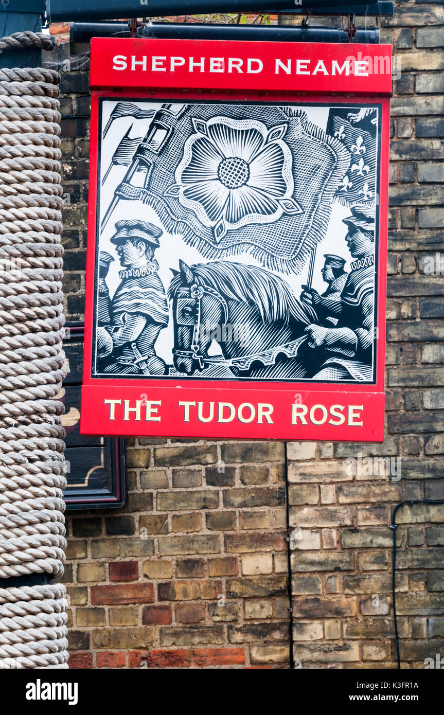 Tudor rose hi-res stock photography and images - Alamy