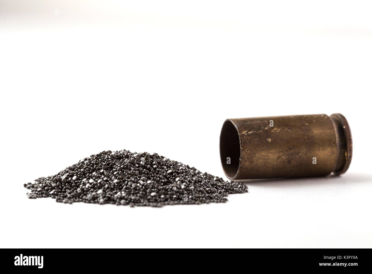 Smokeless gunpowder hi-res stock photography and images - Alamy
