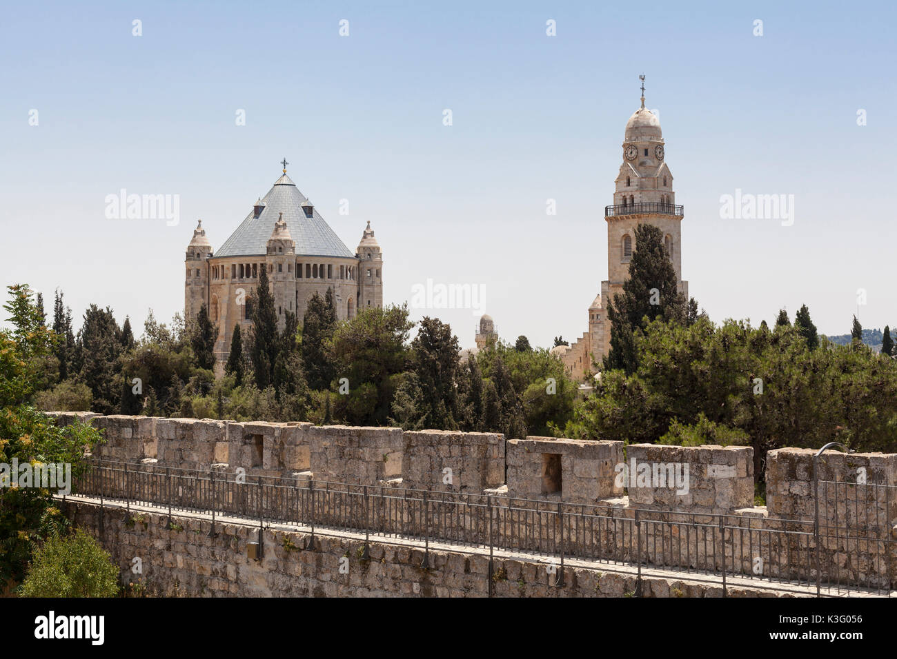 Two story temple hi-res stock photography and images - Alamy