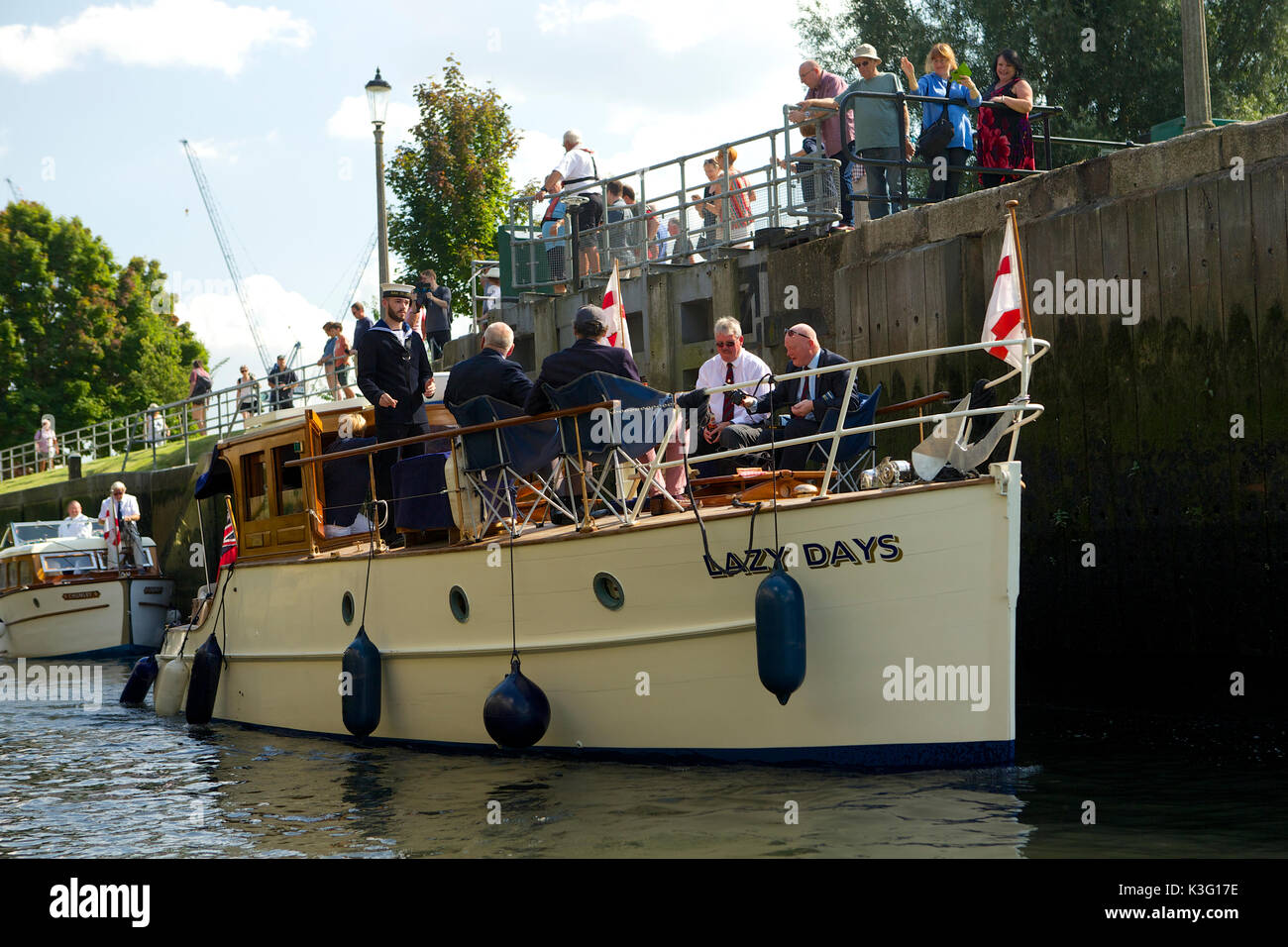 Days lock thames hi-res stock photography and images - Alamy