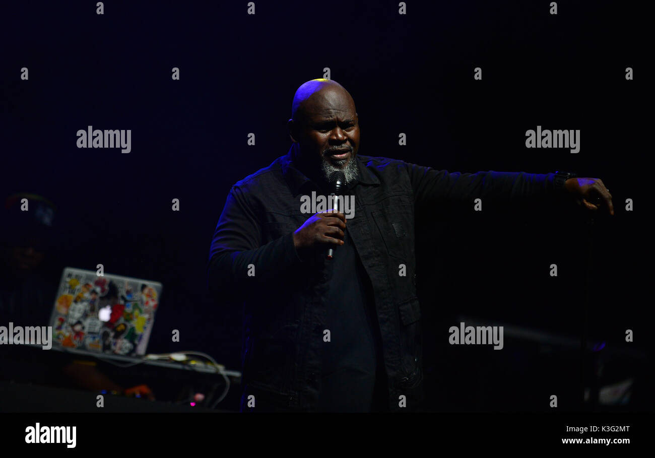 1 mann show hi-res stock photography and images - Alamy