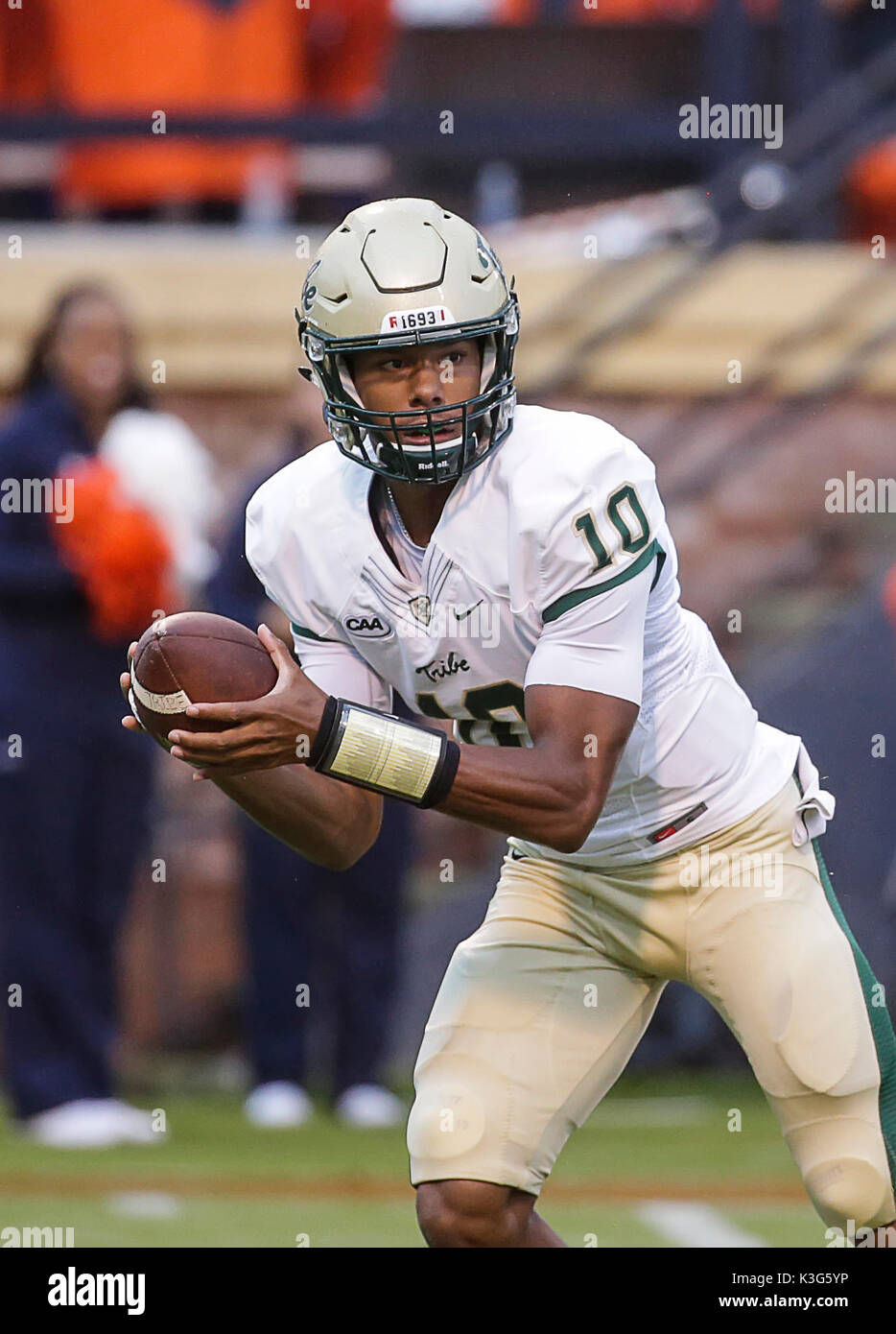 Charlottesville, Virginia, USA. 2nd Sep, 2017. William & Mary Tribe QB ...
