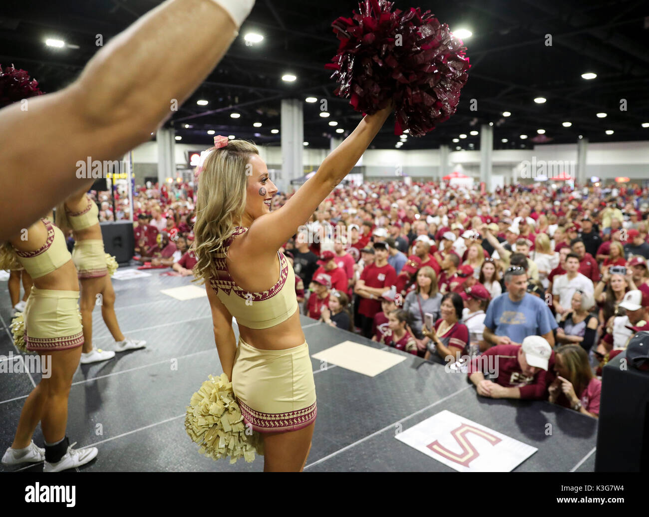 Florida state seminoles cheerleaders hi-res stock photography and ...