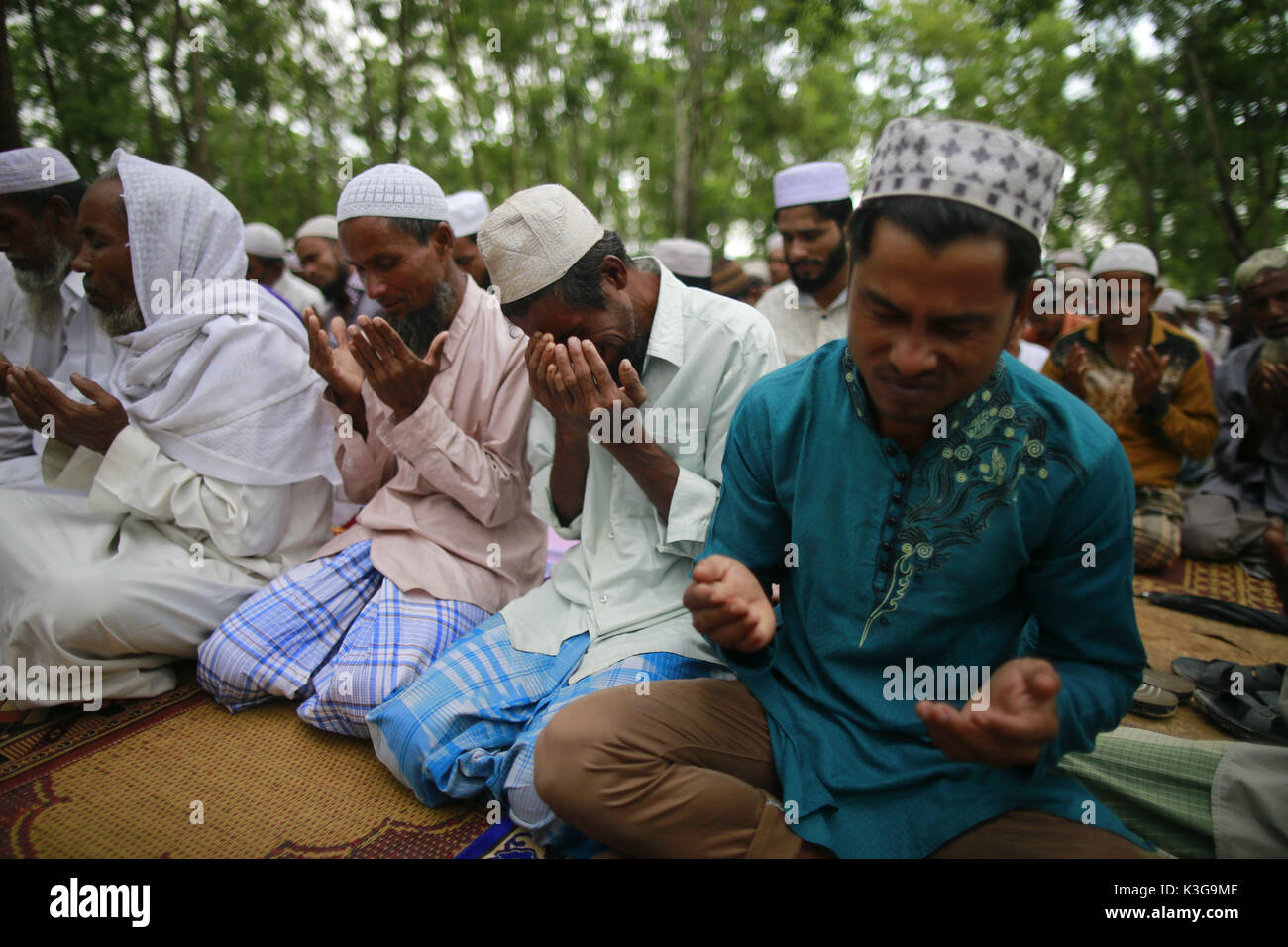 Rohingya prayer hi-res stock photography and images - Alamy