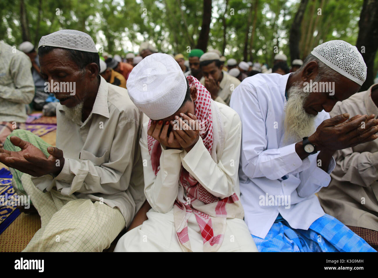 Rohingya prayer hi-res stock photography and images - Alamy