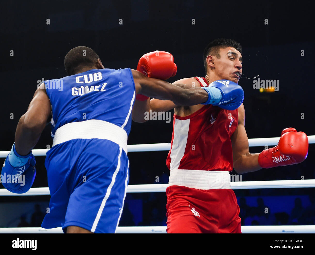 Hamburg, Germany. 2nd Sep, 2017. Andy Cruz Gomez of Cuba (L) fighting ...