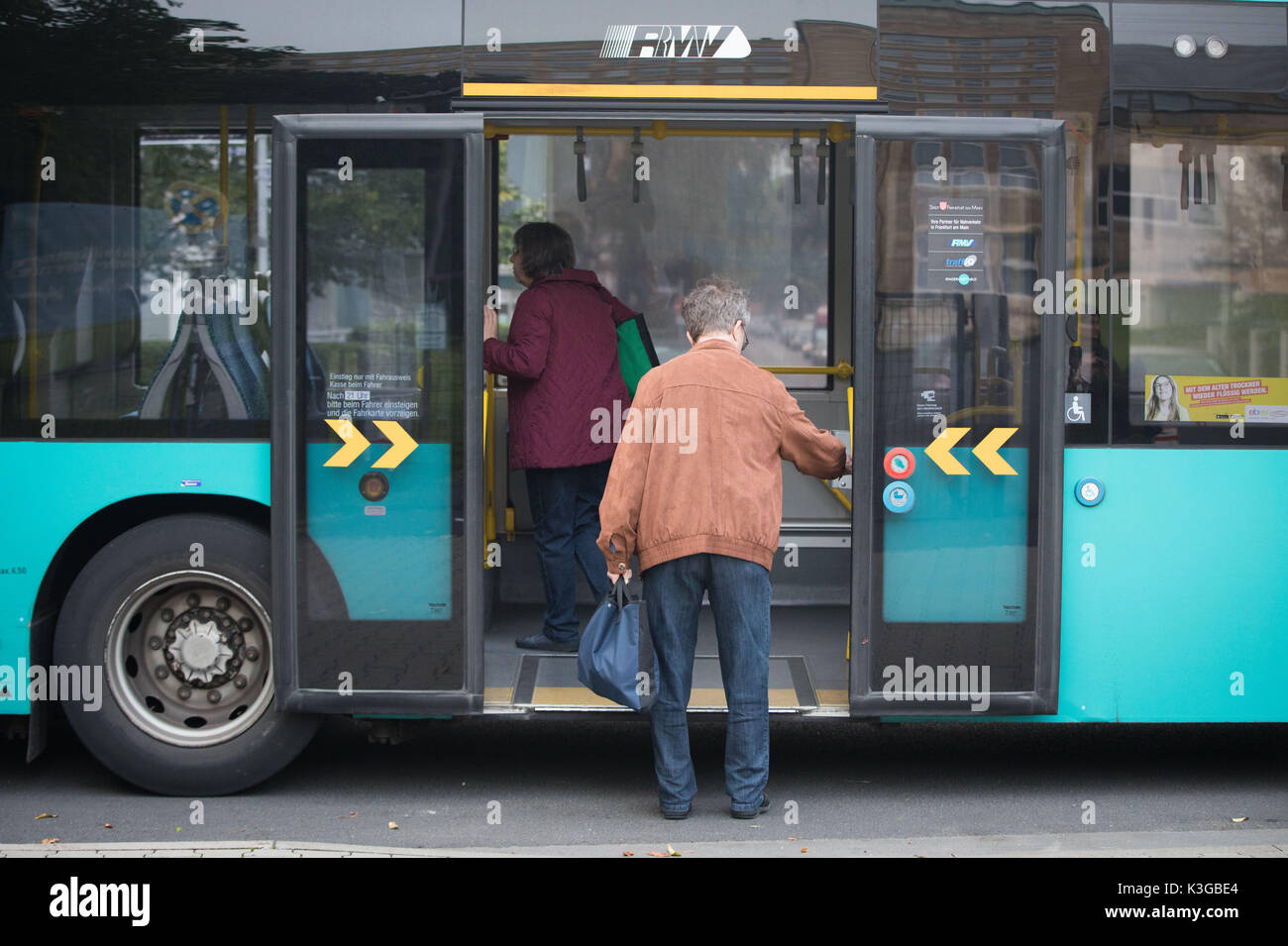 Evacuation bus hi-res stock photography and images - Alamy