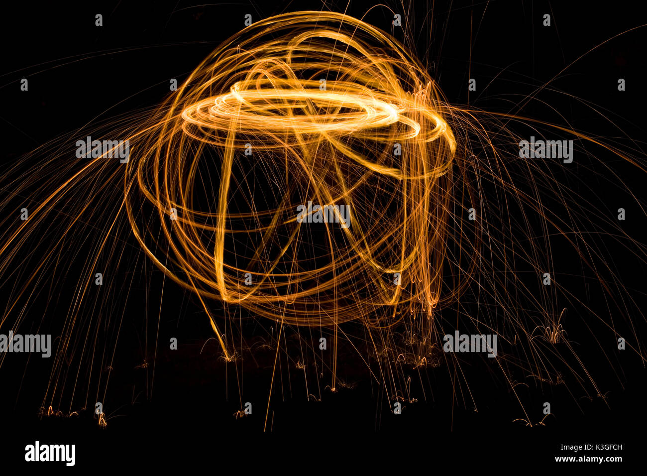 Tracing circle hi-res stock photography and images - Alamy