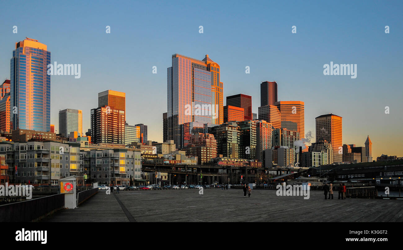 Golden sunset in late afternoon hi-res stock photography and images - Alamy