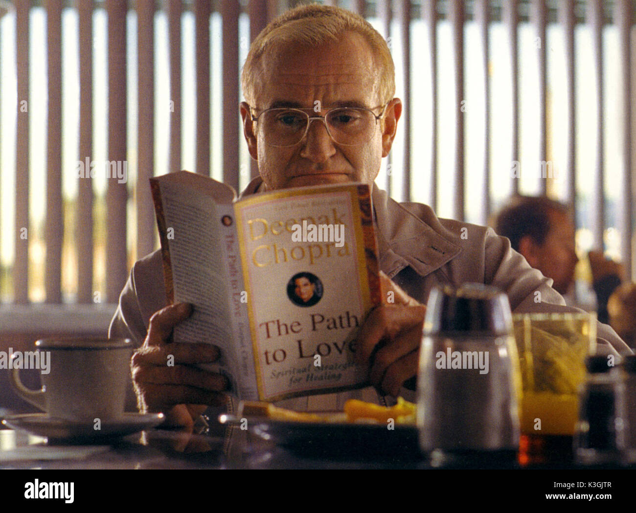 ONE HOUR PHOTO ROBIN WILLIAMS Date: 2002 Stock Photo - Alamy