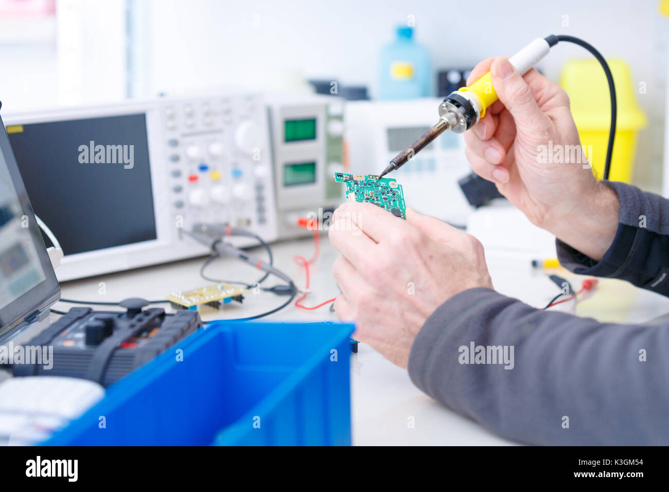 repair electronics device in laboratory Stock Photo - Alamy