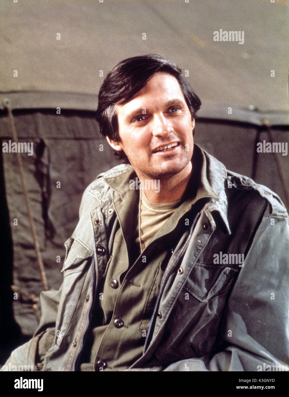 Alan alda mash hi-res stock photography and images - Alamy
