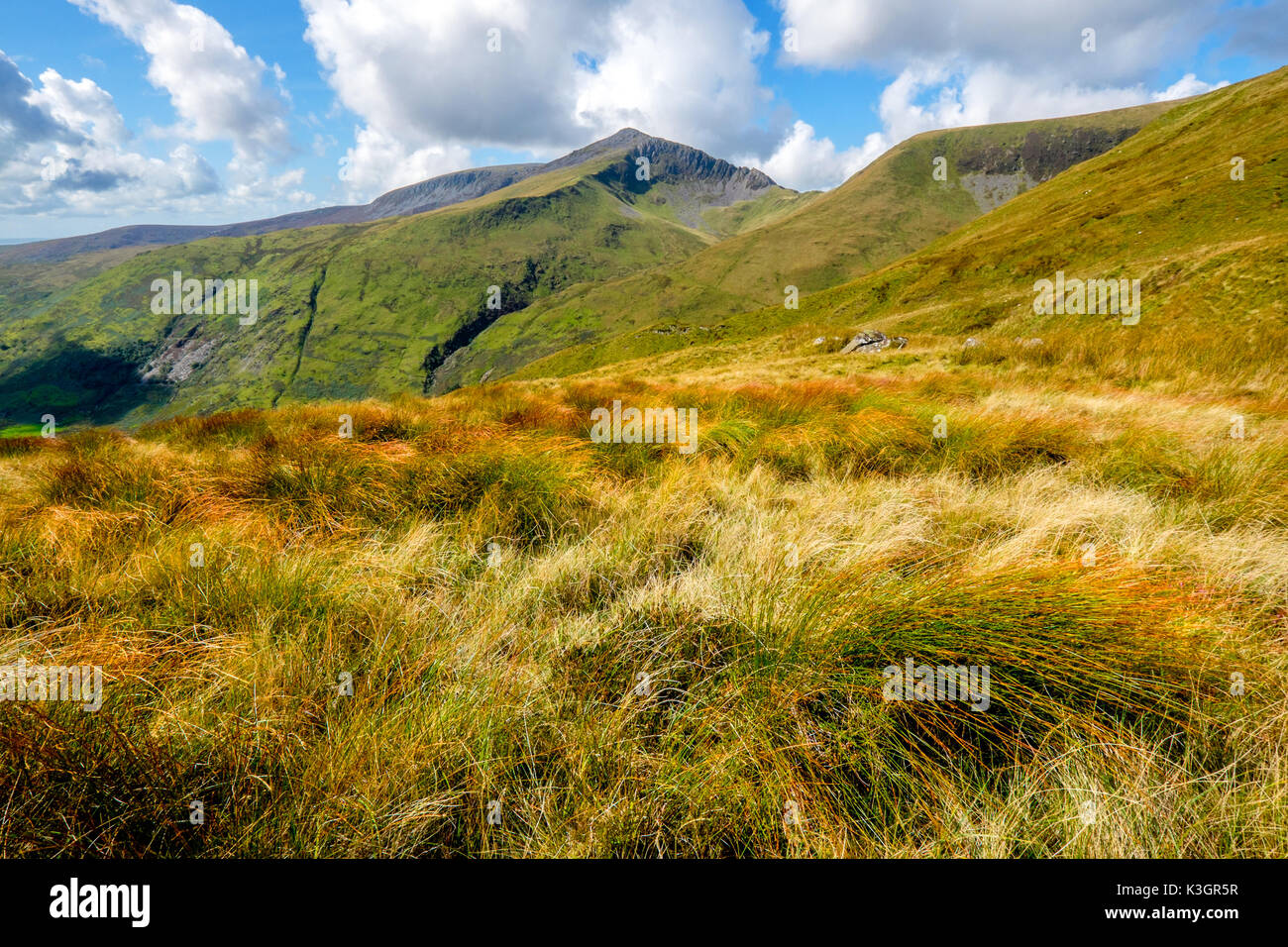 Craig Cwm Silyn on the Nantlle Ridge above Cwm Pennant, Snowdonia ...