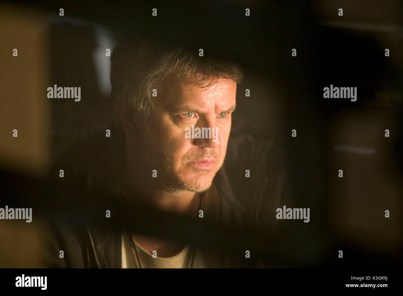 WAR OF THE WORLDS TIM ROBBINS Date: 2005 Stock Photo - Alamy