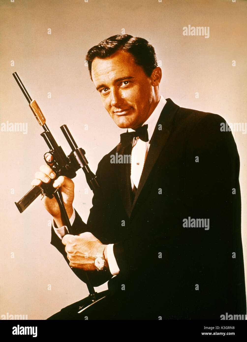 THE MAN FROM U.N.C.L.E. ROBERT VAUGHN as Napoleon Solo Stock Photo - Alamy