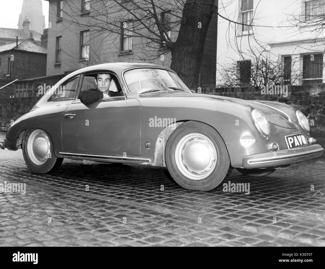 SEAN CONNERY DRIVING HIS PORSCHE 356 Stock Photo - Alamy