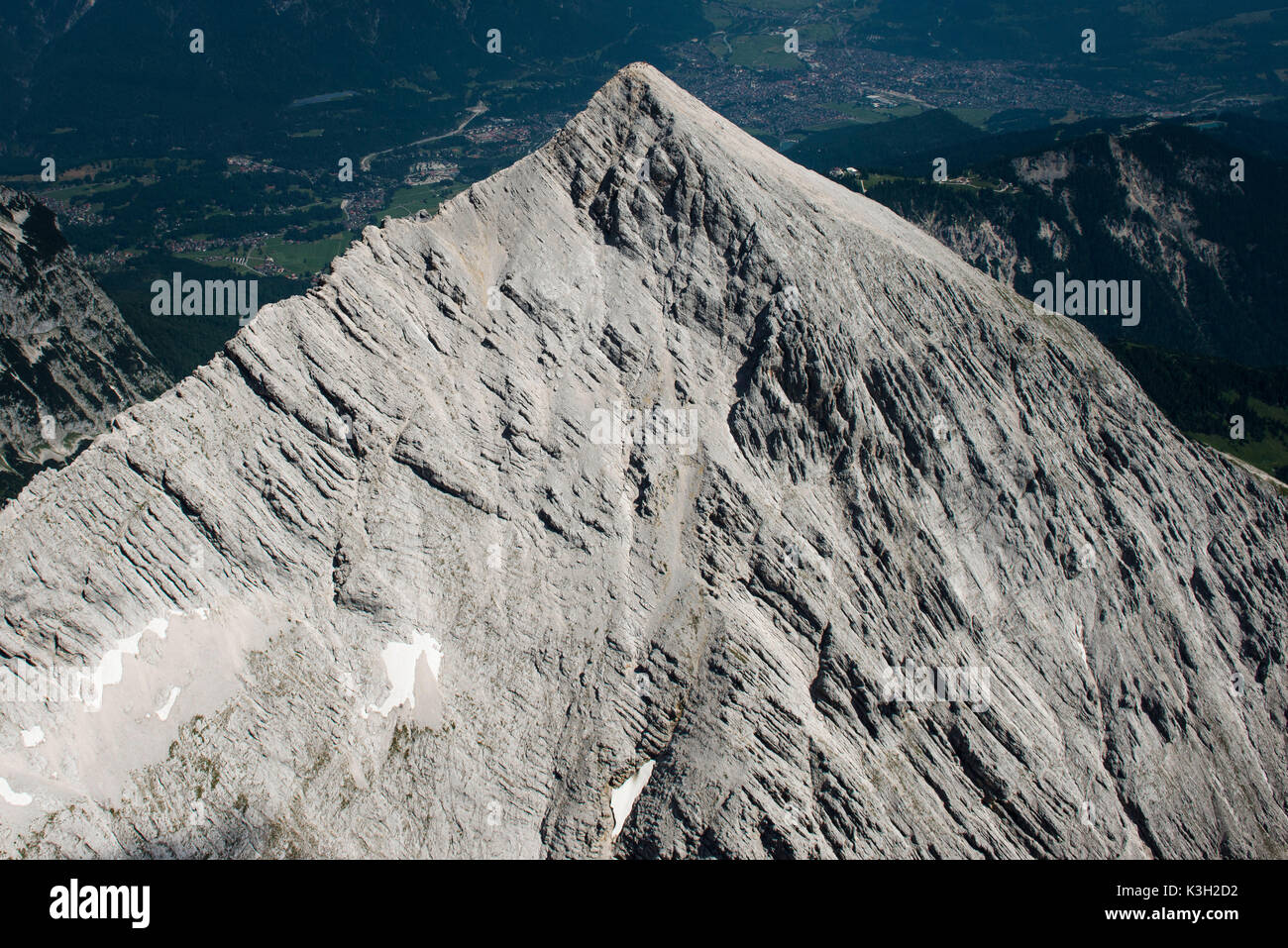 Alpspitze in front of garmisch partenkirchen hi-res stock photography ...