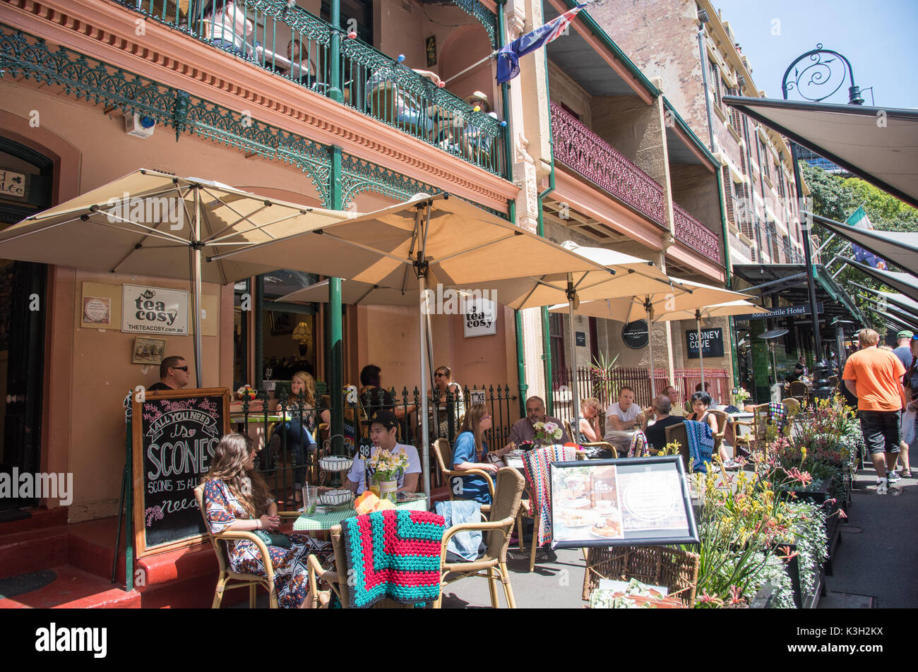 Shade sails hi-res stock photography and images - Alamy