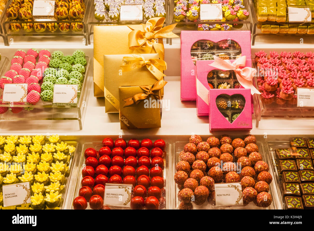 Chocolate counter hi-res stock photography and images - Alamy