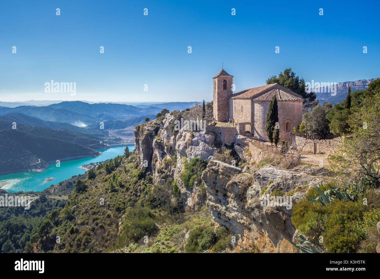 Catalonia village hi-res stock photography and images - Alamy