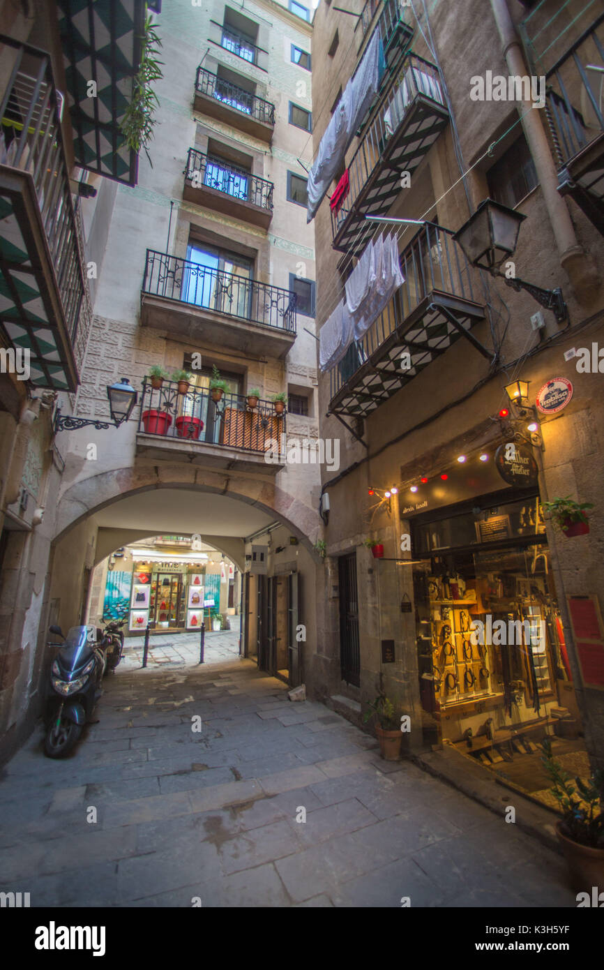 Barcelona old town hi-res stock photography and images - Alamy