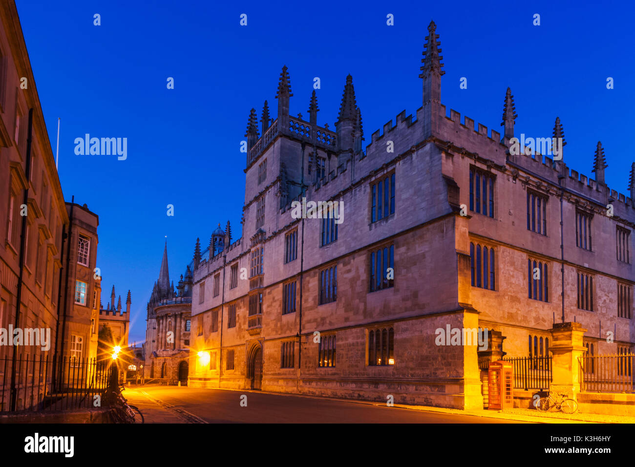 Oxford england bodleian library hi-res stock photography and images - Alamy