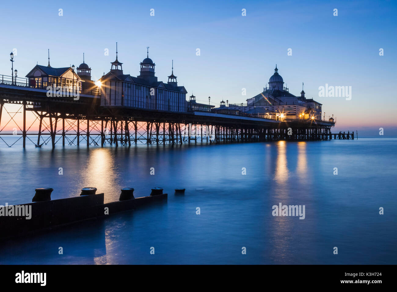 Eastbourne beaches hi-res stock photography and images - Alamy