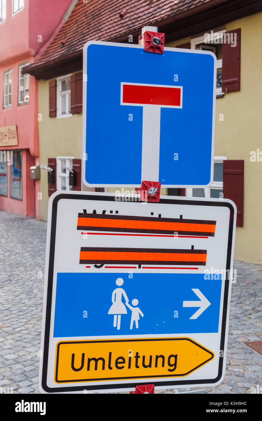 Construction sign hi-res stock photography and images - Alamy