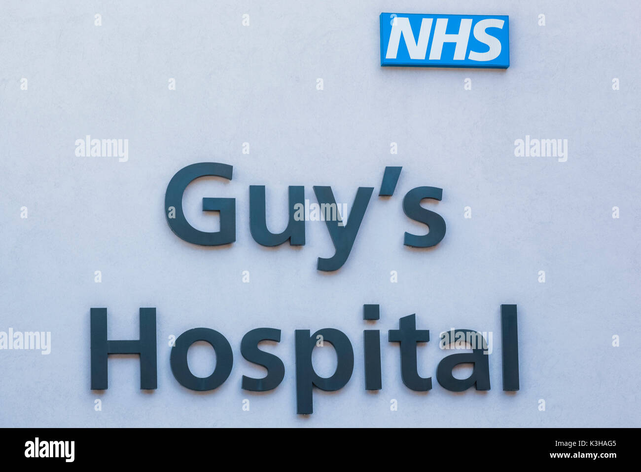 Hospital sign hi-res stock photography and images - Alamy