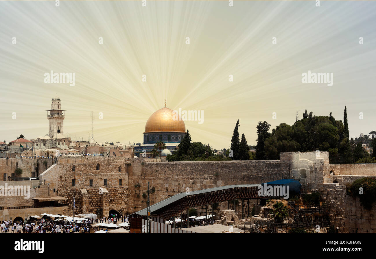 The western wall and Dome of the Rock with sun rays in the sky Stock ...