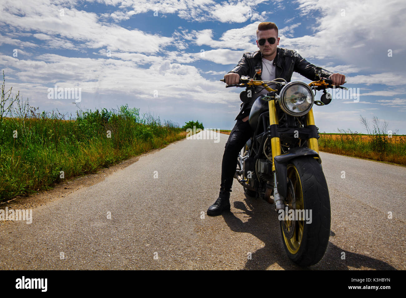 Man motorcycle back view hi-res stock photography and images - Alamy