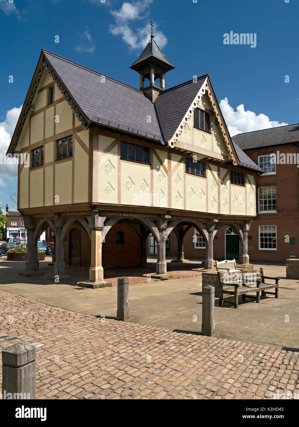 Old grammar school building hi-res stock photography and images - Alamy