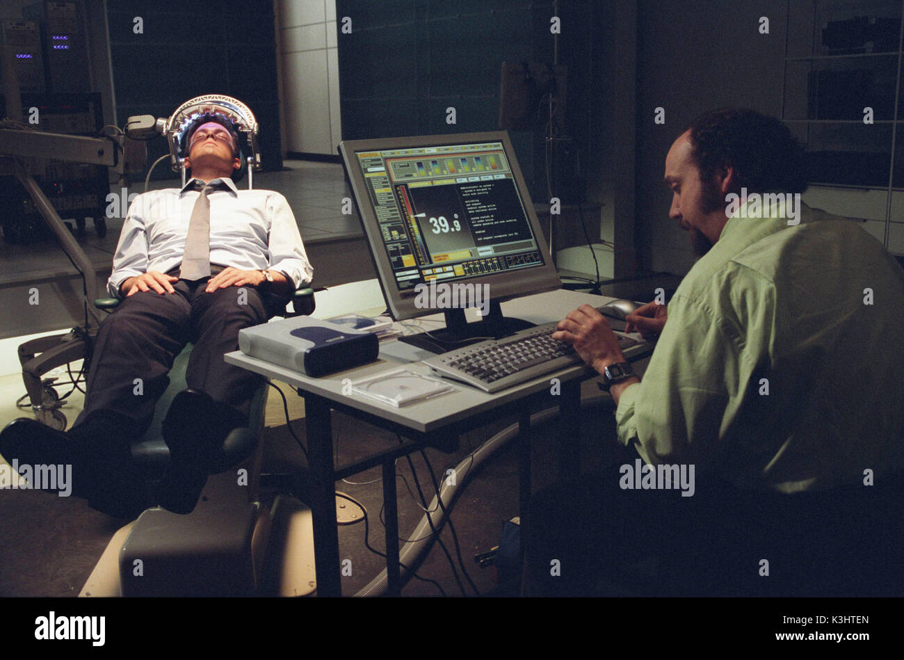 PAYCHECK BEN AFFLECK, PAUL GIAMATTI Date: 2003 Stock Photo - Alamy