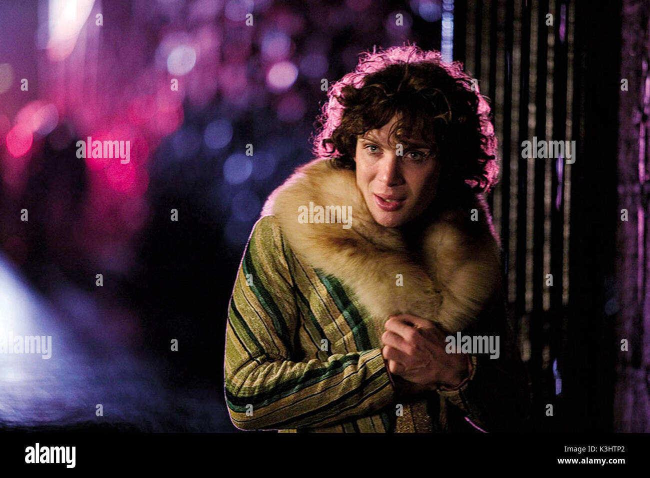 Kitten on London street, night BREAKFAST ON PLUTO CILLIAN MURPHY Date ...