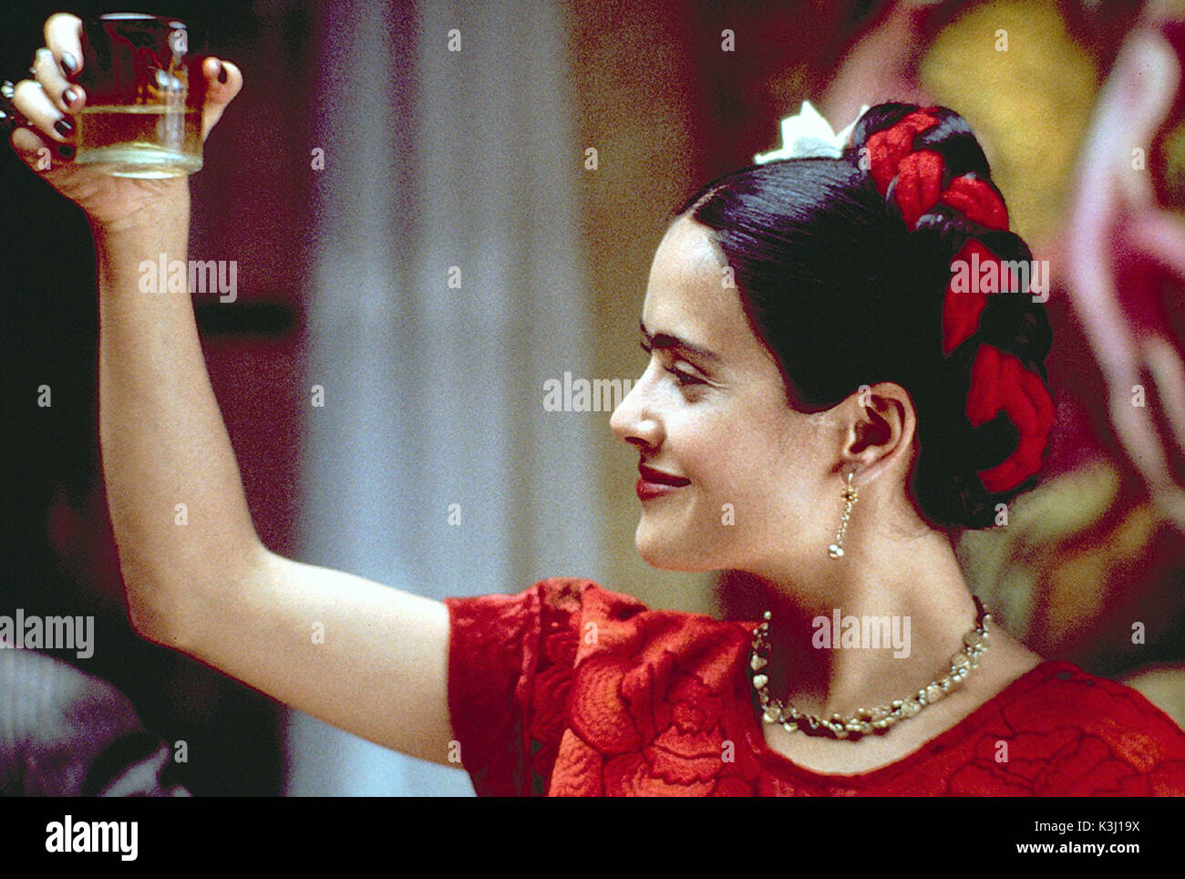 FRIDA SALMA HAYEK as Frida Kahlo Date: 2002 Stock Photo - Alamy