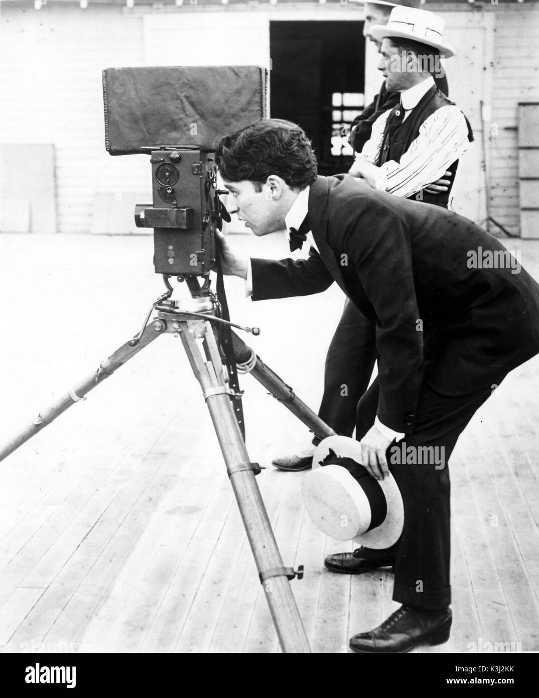 CHARLIE CHAPLIN on set of unidentified film Stock Photo - Alamy