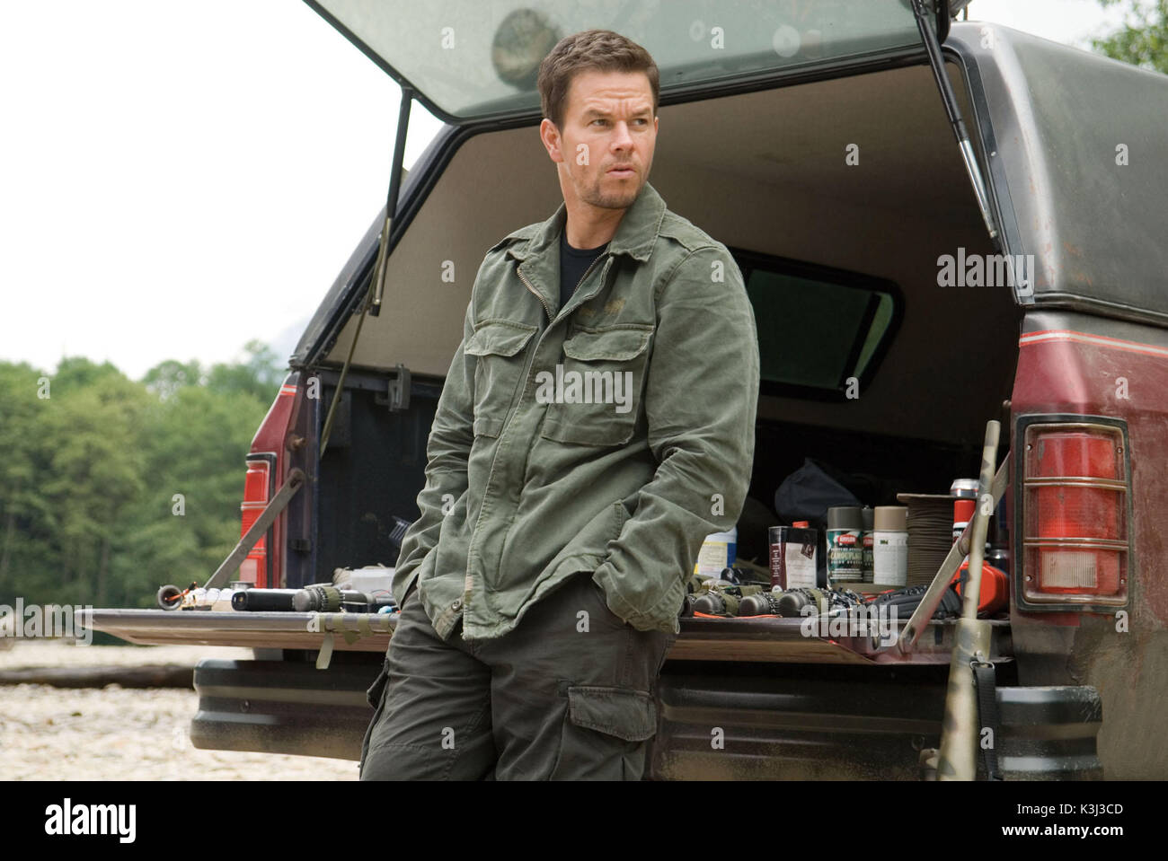 Mark wahlberg shooter 2007 hi-res stock photography and images - Alamy