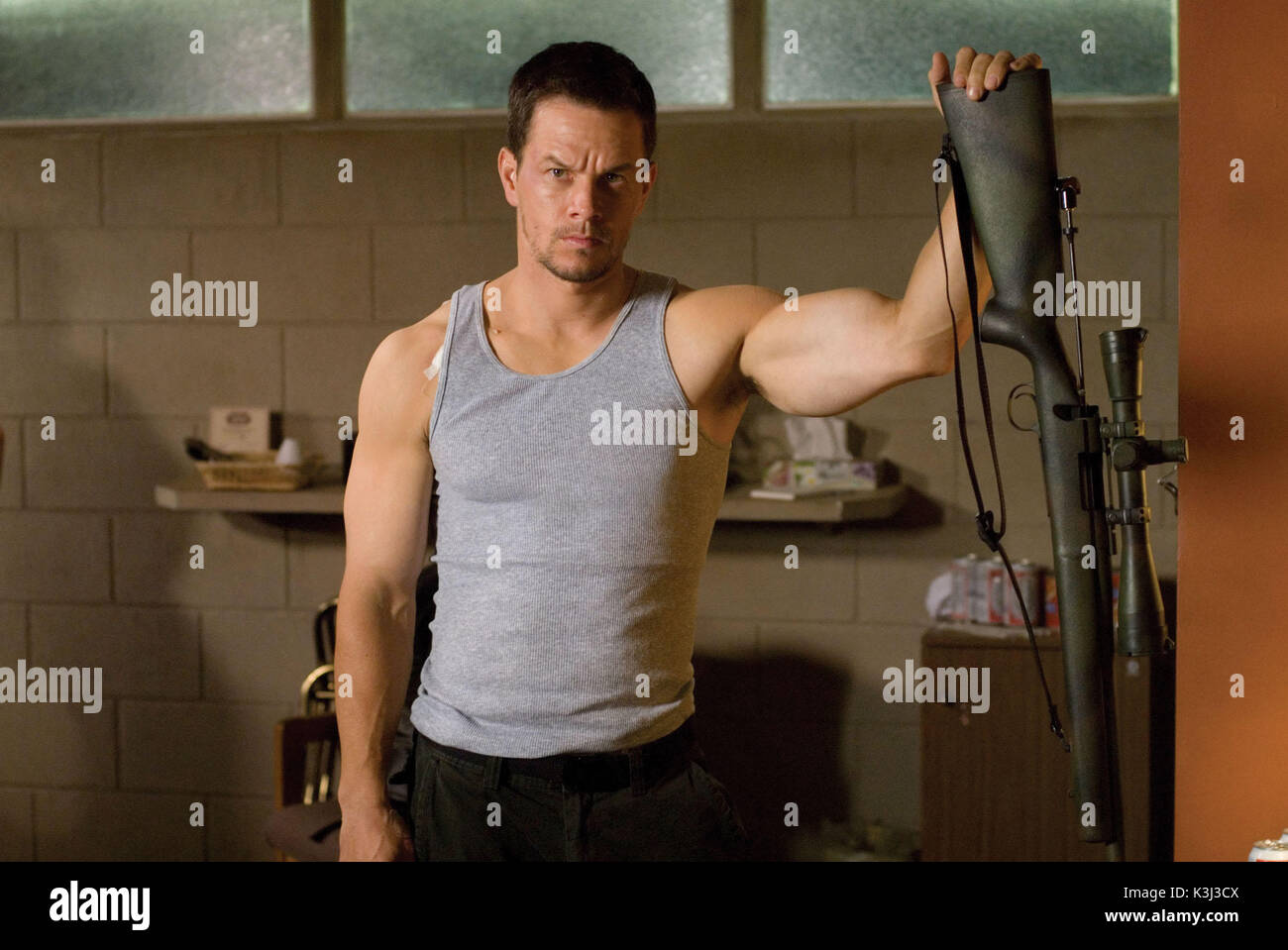 Mark wahlberg shooter 2007 hi-res stock photography and images - Alamy