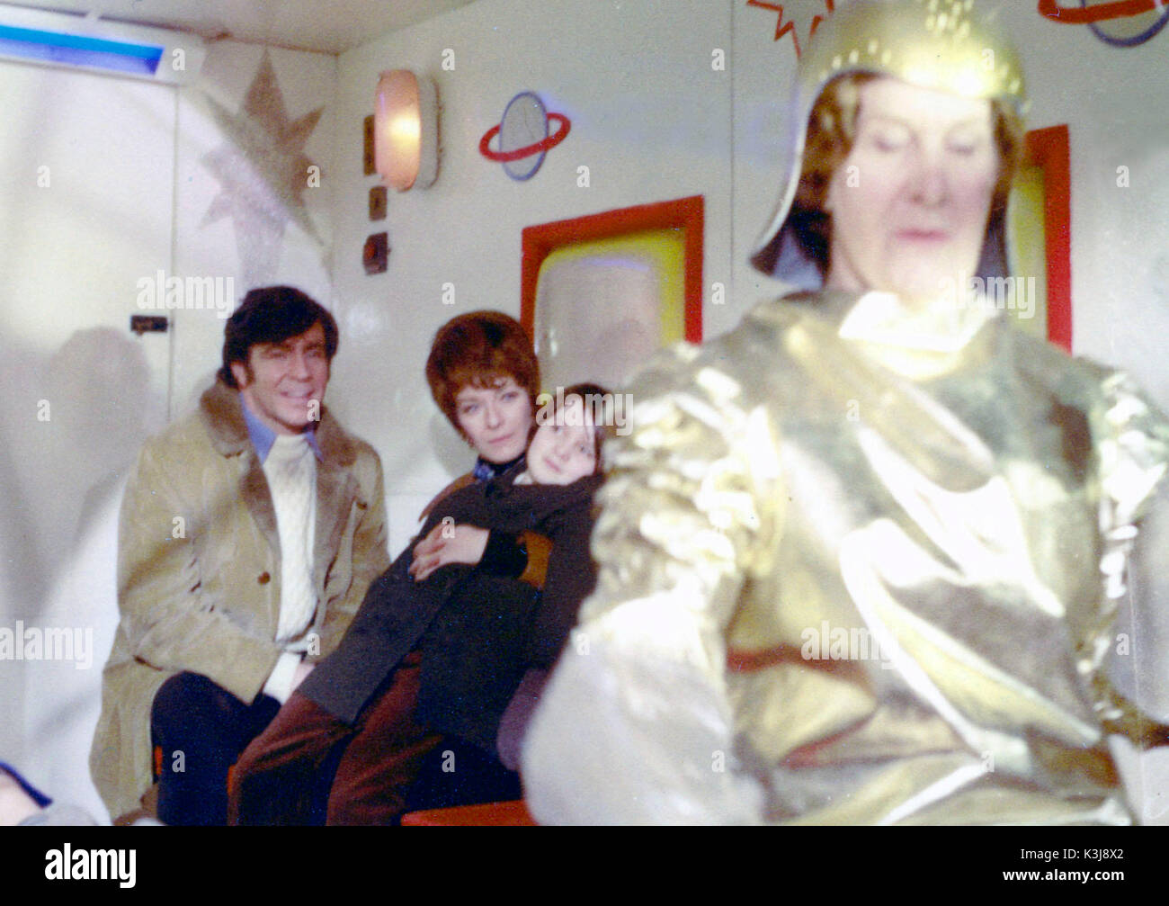 A DAY IN THE DEATH OF JOE EGG ALAN BATES, JANET SUZMAN, ELIZABETH ...