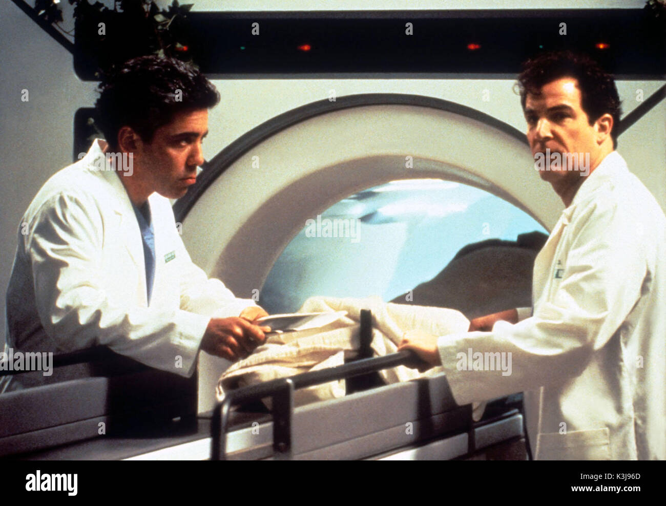 CHICAGO HOPE ADAM ARKIN, MANDY PATINKIN CHICAGO HOPE Stock Photo - Alamy