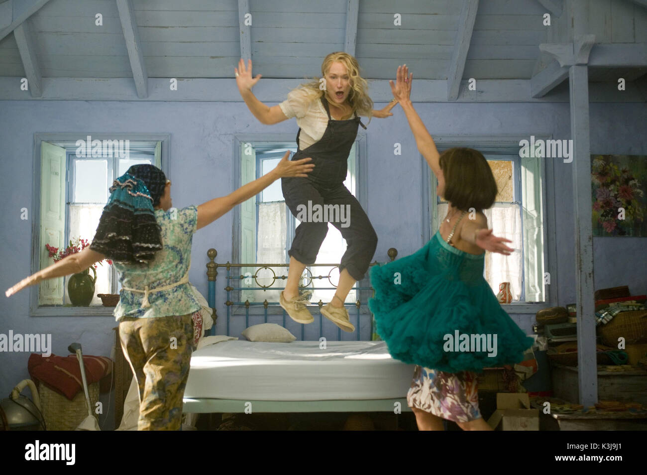 MAMMA MIA! JULIE WALTERS, MERYL STREEP, CHRISTINE BARANSKI Date: 2008 ...