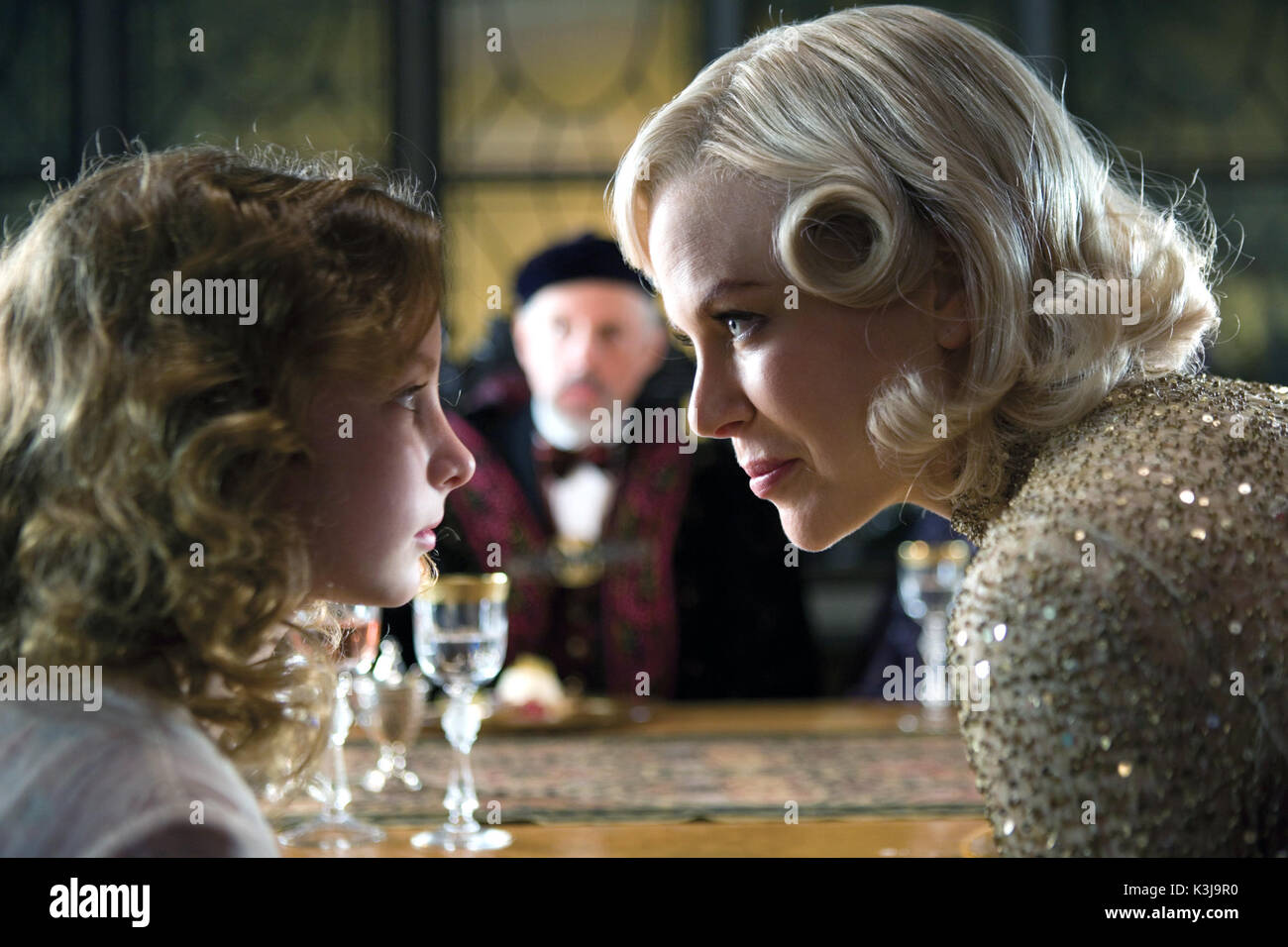 THE GOLDEN COMPASS DAKOTA BLUE RICHARDS as Lyra, NICOLE KIDMAN as Mrs ...