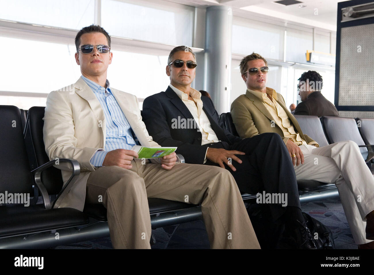 Brad pitt and george clooney oceans hi-res stock photography and images ...