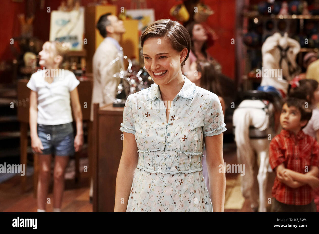 MR MAGORIUM'S WONDER EMPORIUM [US 2007] NATALIE PORTMAN MR MAGORIUM'S ...