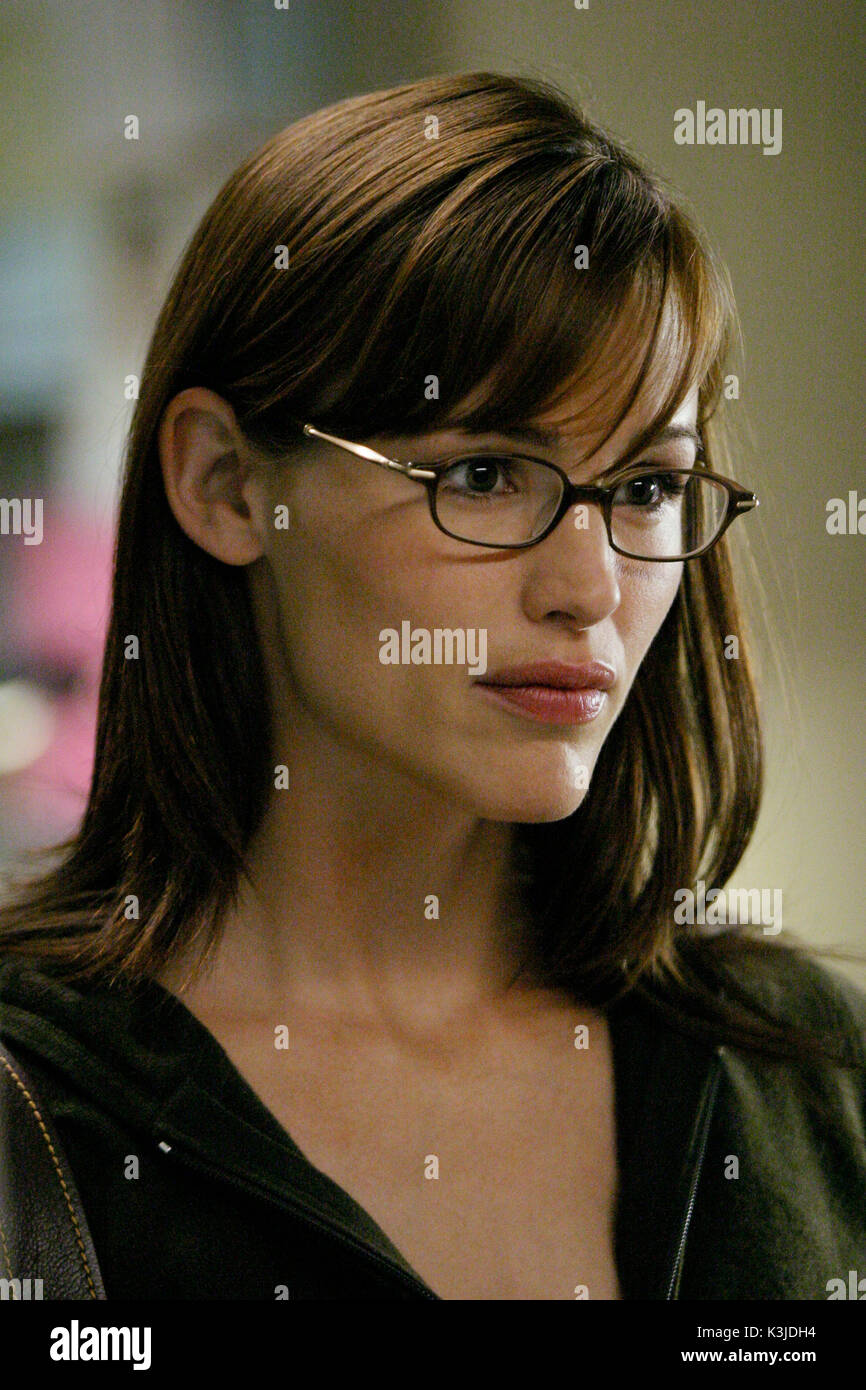 ALIAS Season 4: Episode 1 Authorized Personnel Only JENNIFER GARNER ...