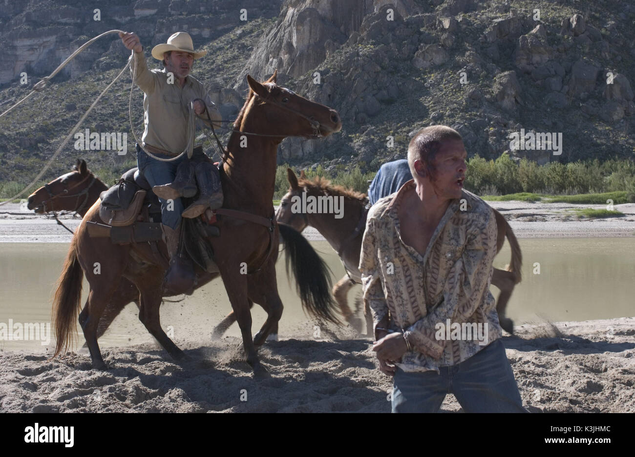 THREE BURIALS OF MELQUIADES ESTRADA TOMMY LEE JONES, BARRY PEPPER THREE ...