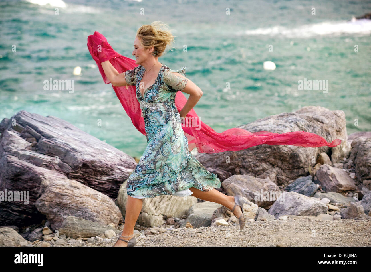 MAMMA MIA! MERYL STREEP as Donna MAMMA MIA! Date: 2008 Stock Photo - Alamy