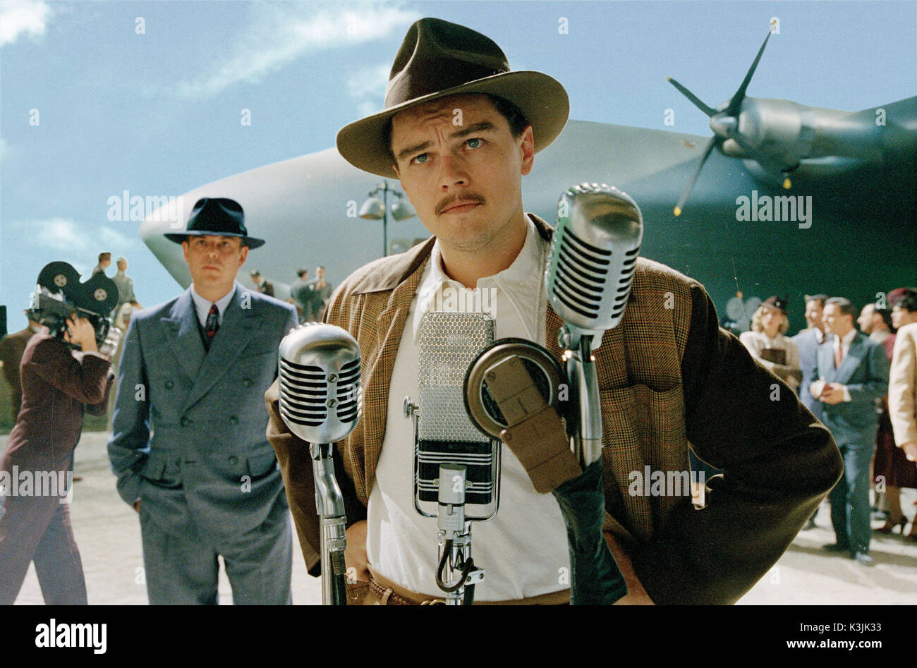 THE AVIATOR LEONARDO DICAPRIO as Howard Hughes THE AVIATOR Date: 2004 ...